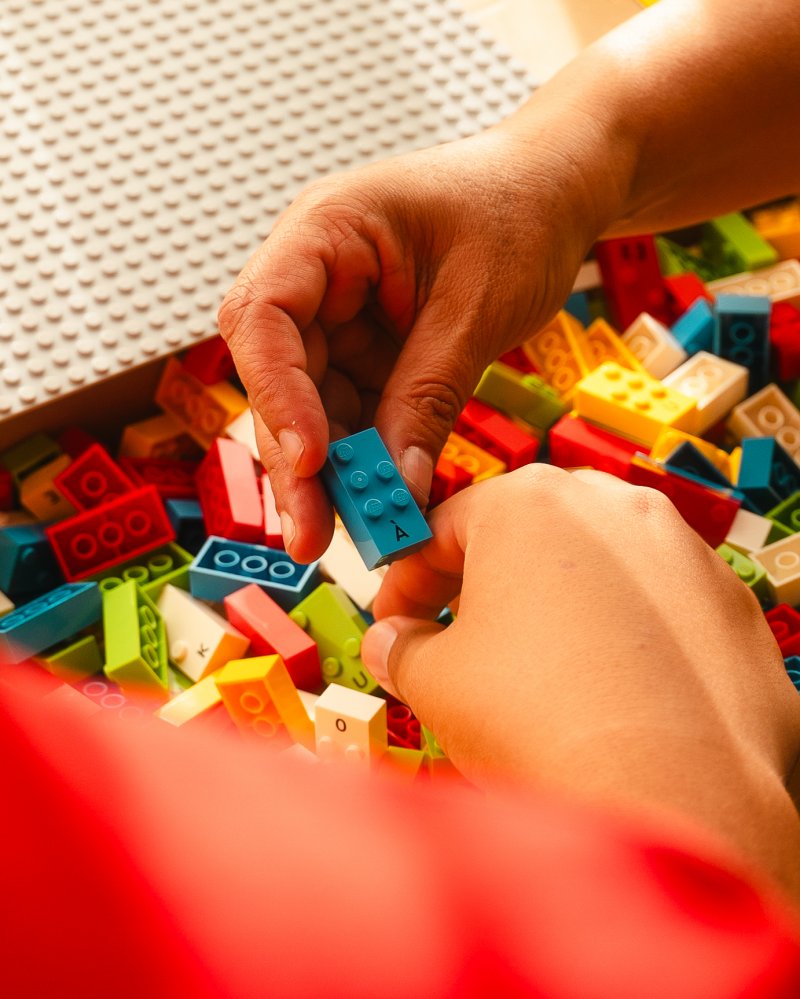 Lego-Steine für blinde und sehbehinderte Menschen | baby & junior ...